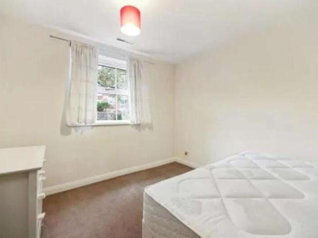 6 Bedroom Shared Living/roommate London London 98191331