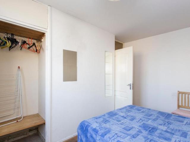 6 Bedroom Shared Living/roommate London London LS90560379