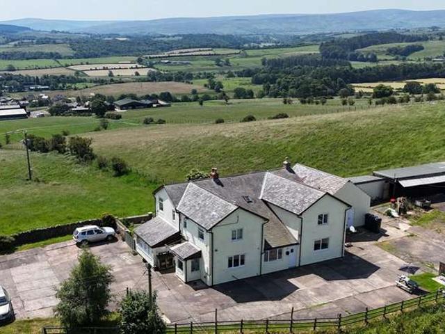 6 Bedroom Studio Flat