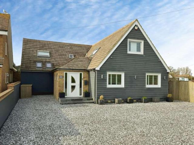6 Bedroom Studio Flat