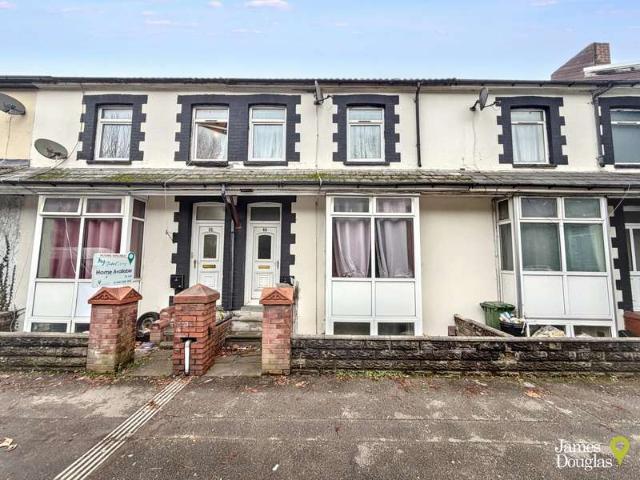 6 Bedroom Studio Flat