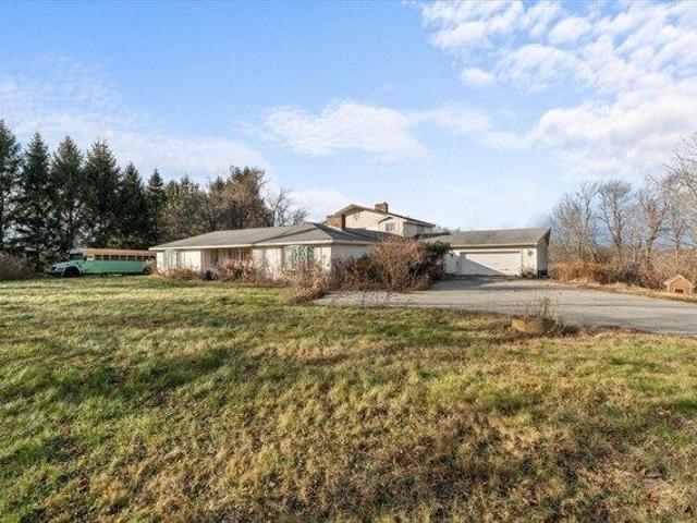 6 bedroom, Sutton MA 01590 LS102707977