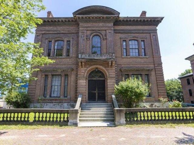 6 bedroom, Portland ME 04102 105192991
