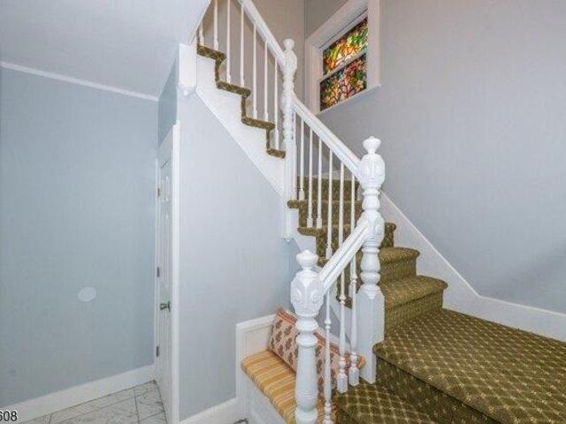 6 bedroom, Paterson NJ 07504 LS102216601