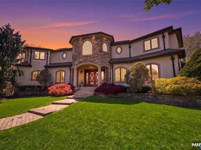 6 bedroom, Paramus NJ 07652 101801925