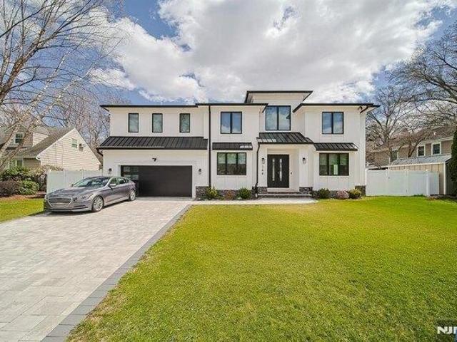 6 bedroom, Paramus NJ 07652 102728715