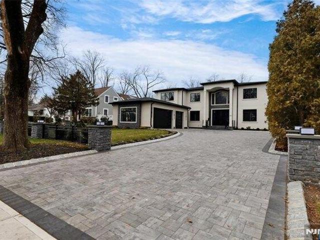 6 bedroom, Paramus NJ 07652 104442132