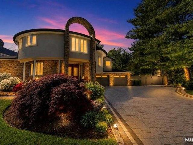 6 bedroom, Paramus NJ 07652 105140374