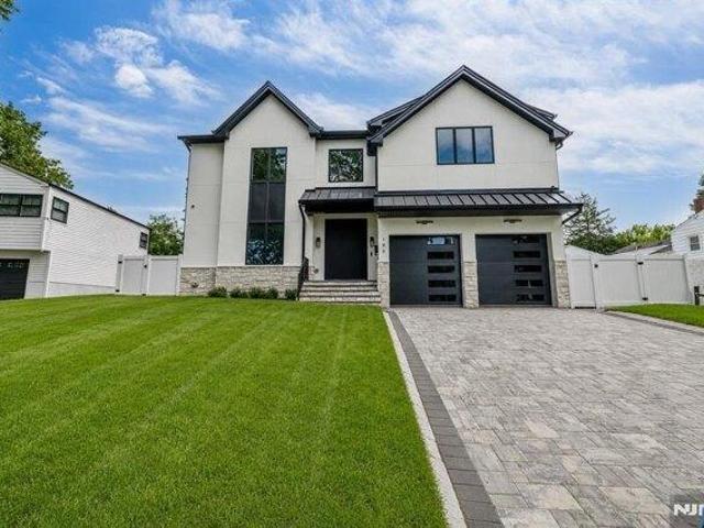 6 bedroom, Paramus NJ 07652 105143121
