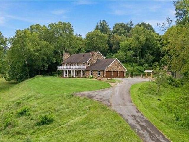 6 bedroom, Parkersburg WV 26101 104902167