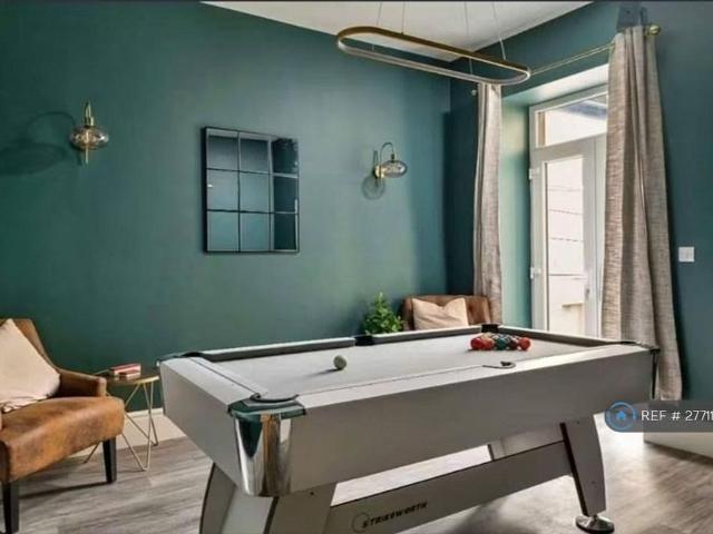 6 bedroom penthouse to rent