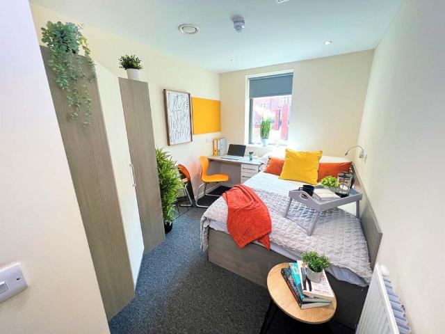 6 bedroom private halls to rent