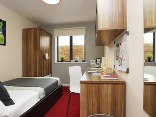 6 bedroom private halls to rent