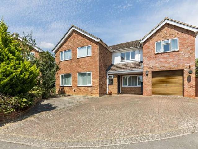 6 Bedroom Property