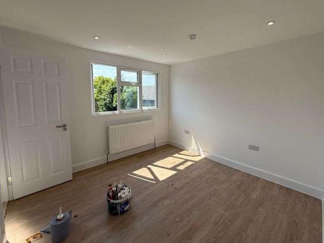 6 Bedroom Property