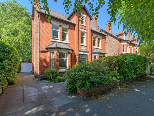 6 Bedroom Property