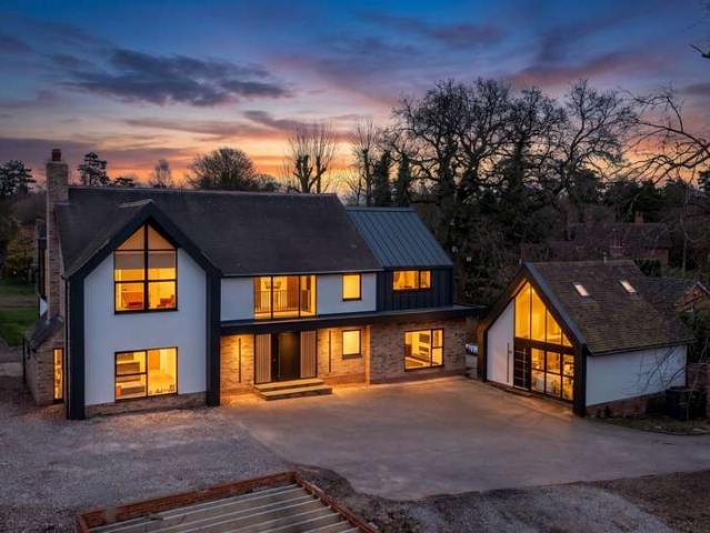 6 Bedroom Property