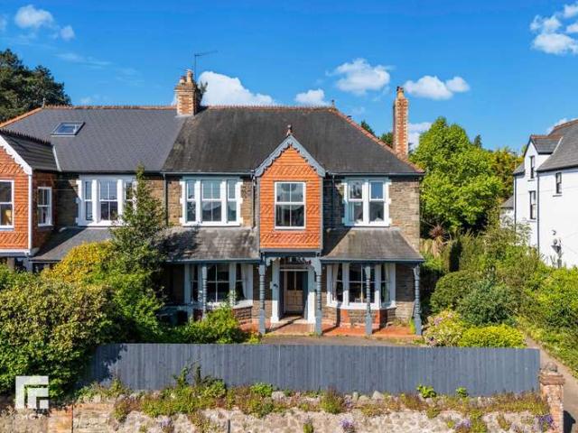 6 Bedroom Property