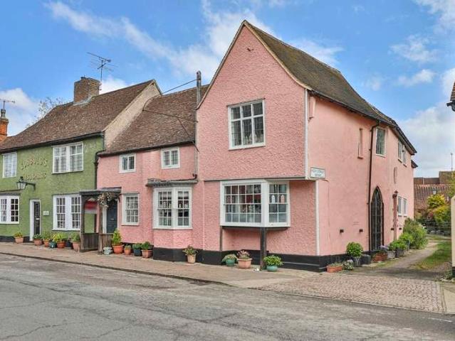 6 Bedroom Property