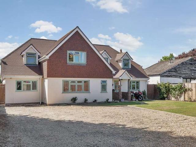 6 Bedroom Property