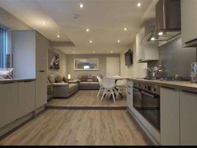 6 Bedroom Property