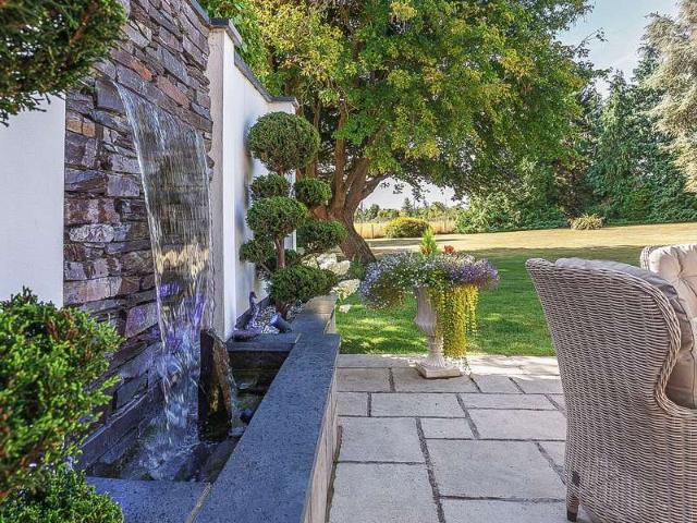 6 Bedroom Property