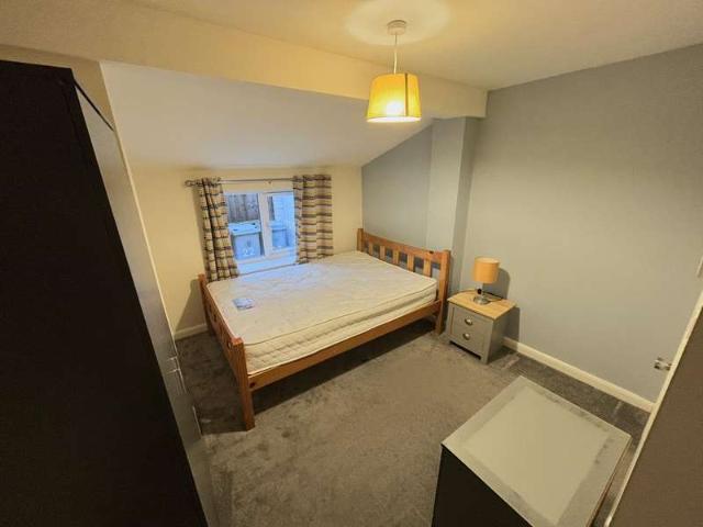6 Bedroom Property