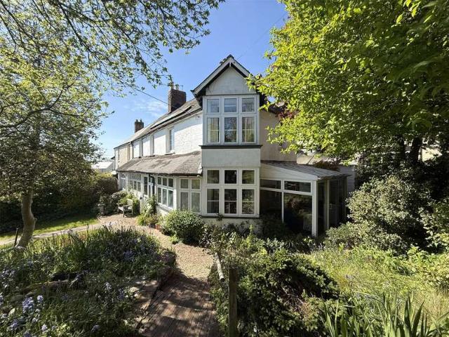 6 Bedroom Property