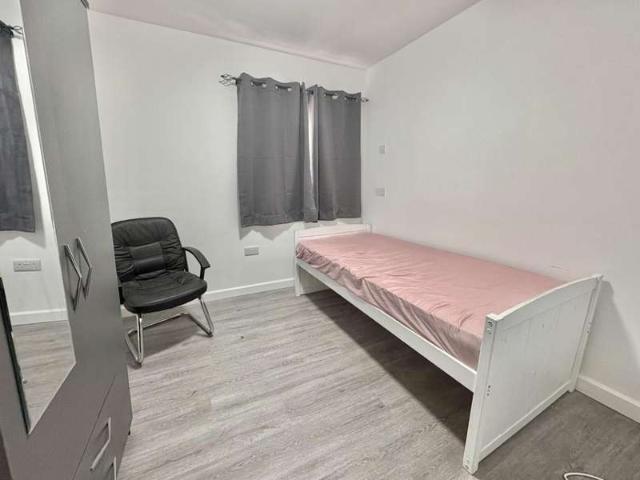6 Bedroom Property