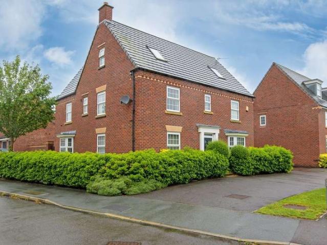 6 Bedroom Property