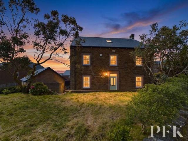 6 Bedroom Property