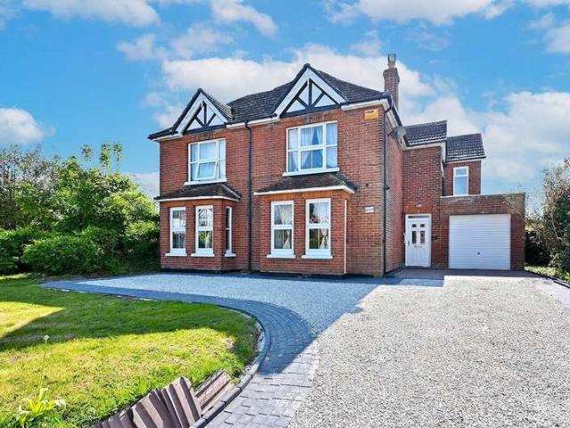 6 Bedroom Property