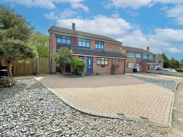 6 Bedroom Property