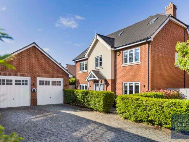 6 Bedroom Property