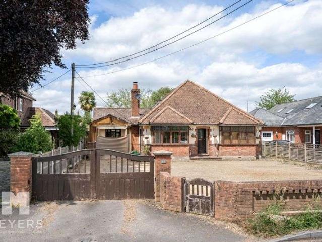 6 Bedroom Property