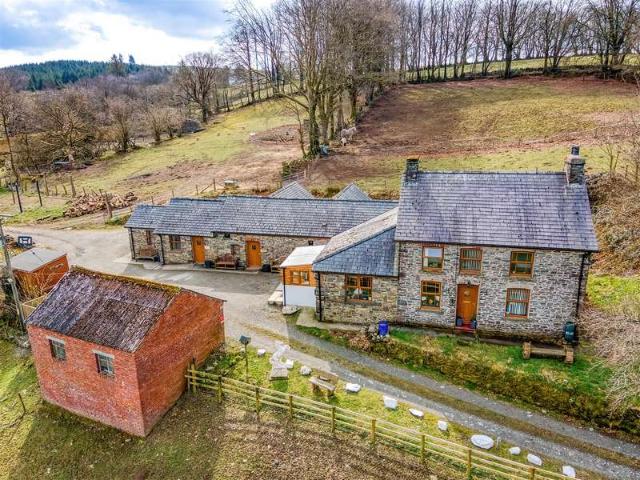 6 Bedroom Property