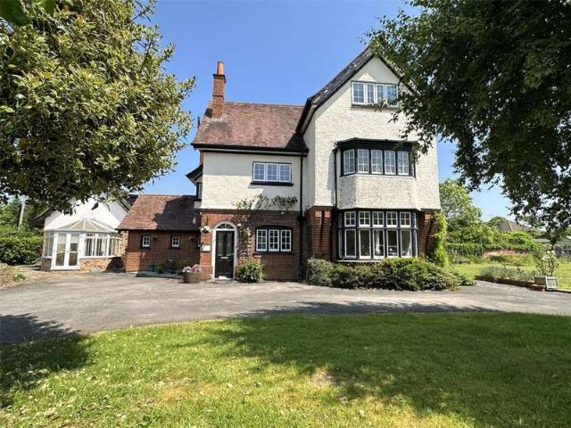 6 Bedroom House