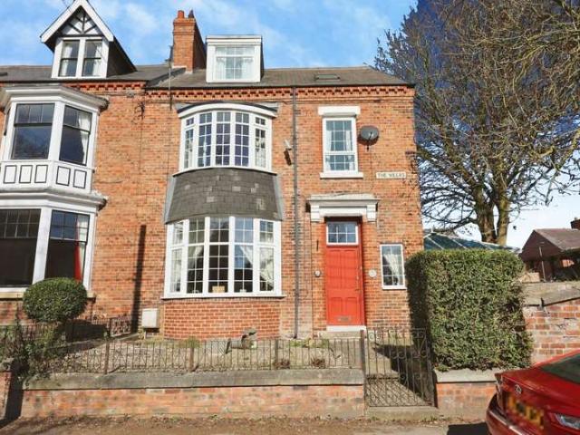 6 Bedroom Property