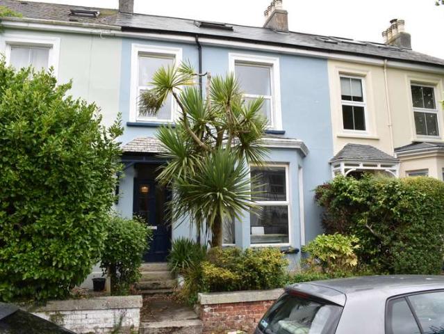 6 Bedroom Property