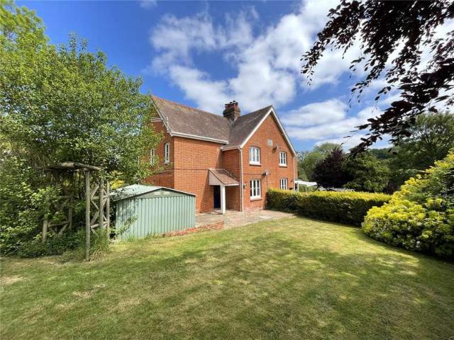 6 Bedroom Property