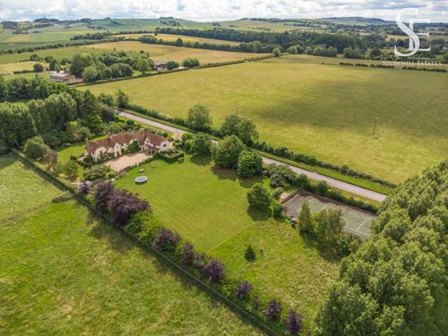 6 Bedroom Property