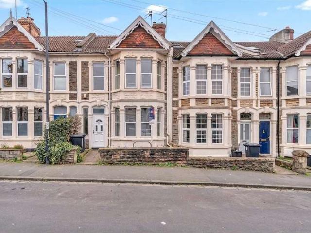 6 Bedroom Property