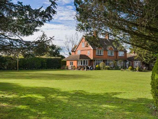 6 Bedroom Property