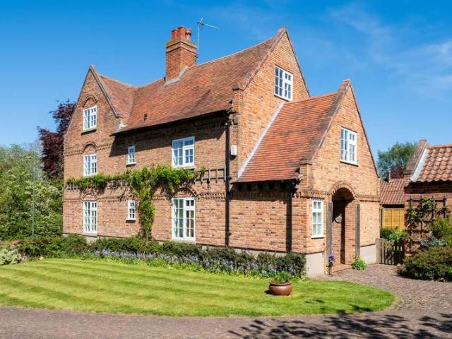 6 Bedroom Property