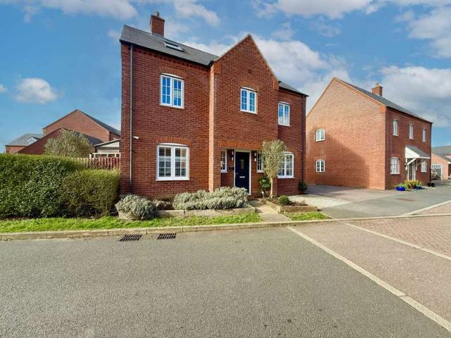 6 Bedroom Property