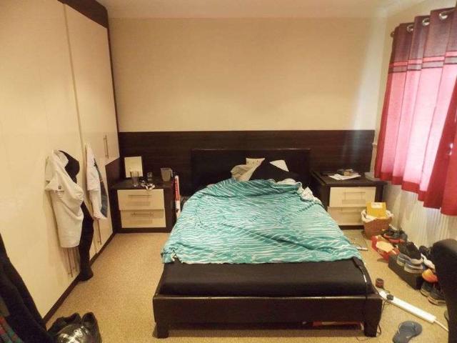 6 Bedroom Property
