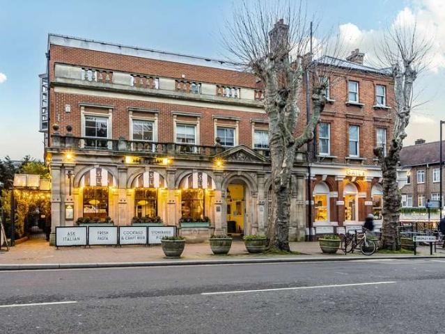 6 Bedroom Property