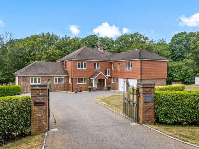 6 Bedroom Property