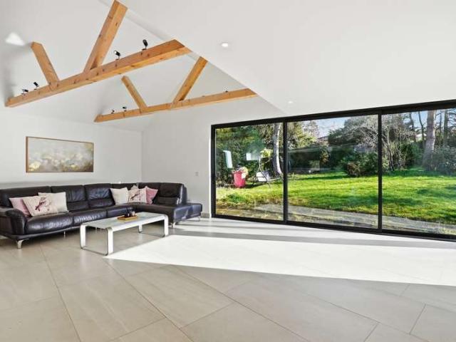 6 Bedroom Property