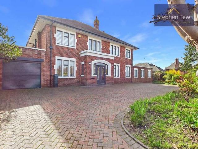 6 Bedroom Property